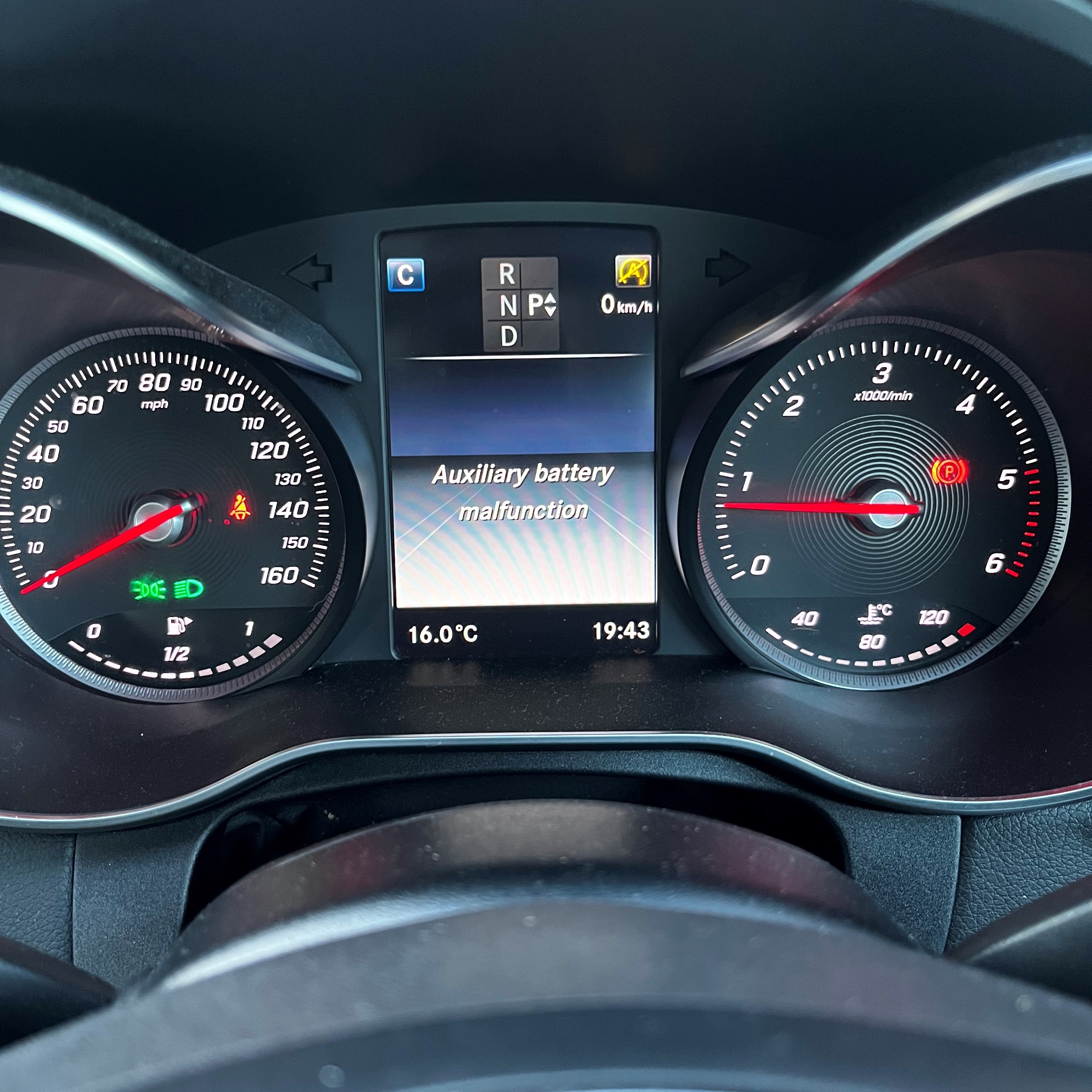 A2059053414 A2054400073 A2059052809 auxiliary battery voltage converter